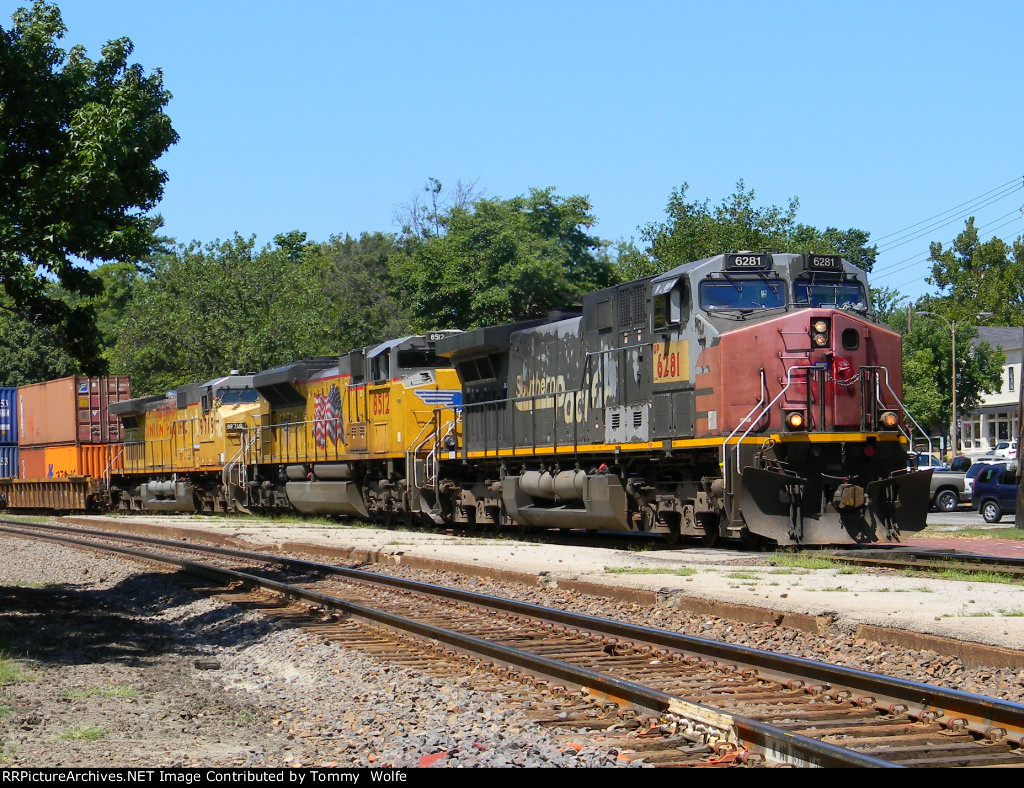 UP 6281 Leads a Eastbound Intermodal Train